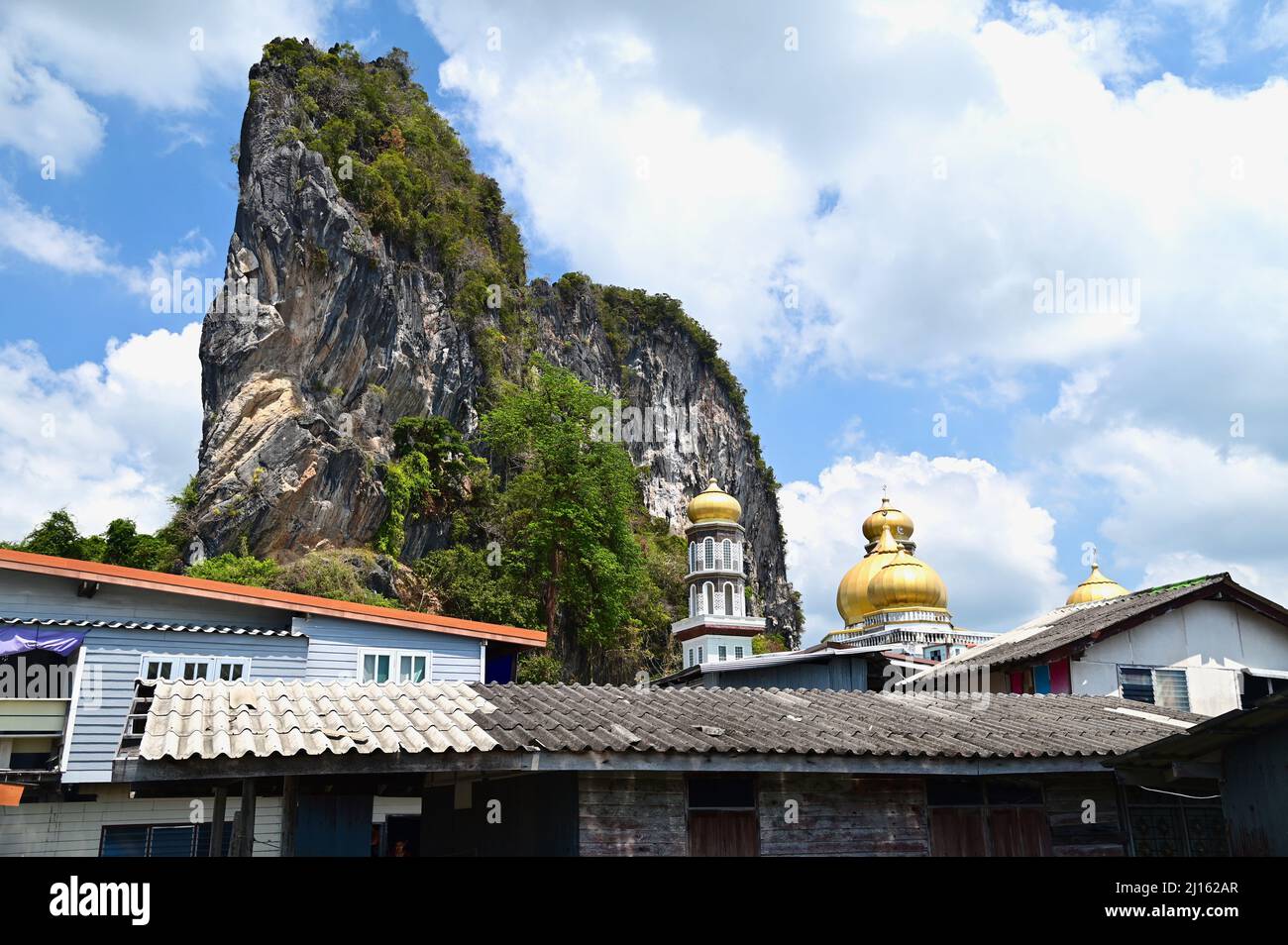 Golden Mosque of Koh Panyee Floating Village Stock Photo - Alamy