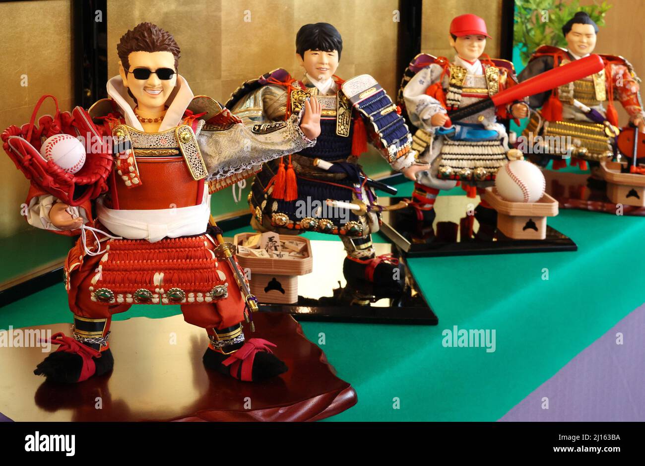 Sumo wrestler dolls hi-res stock photography and images - Alamy