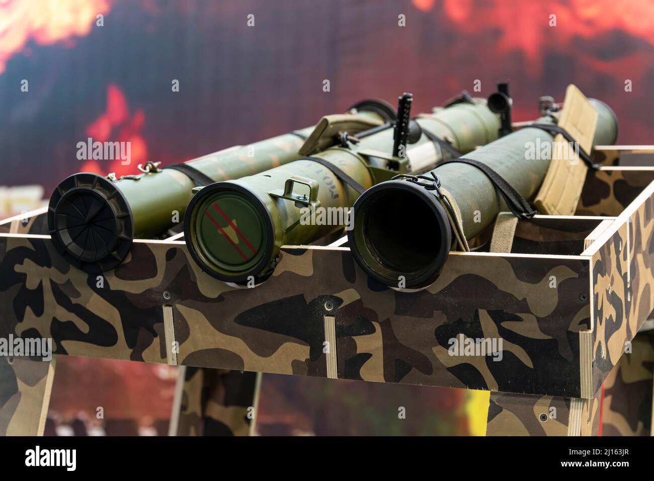 Anti tank rocket launchers hi-res stock photography and images - Alamy