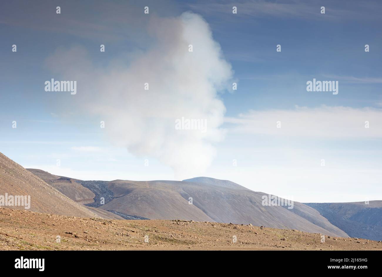 Spitting volcano hi-res stock photography and images - Alamy
