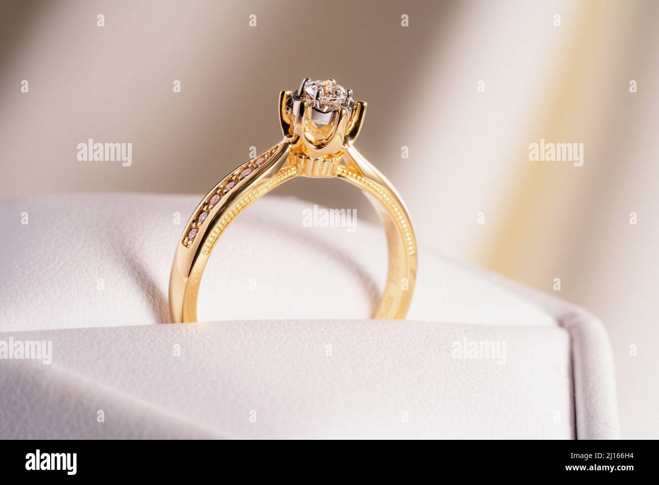 Couples ring ceremony scr hi-res stock photography and images - Alamy