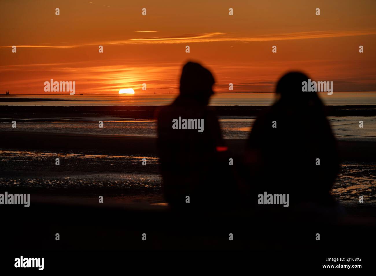 A spectacular sunset viewed from Margate beach in Kent Stock Photo - Alamy
