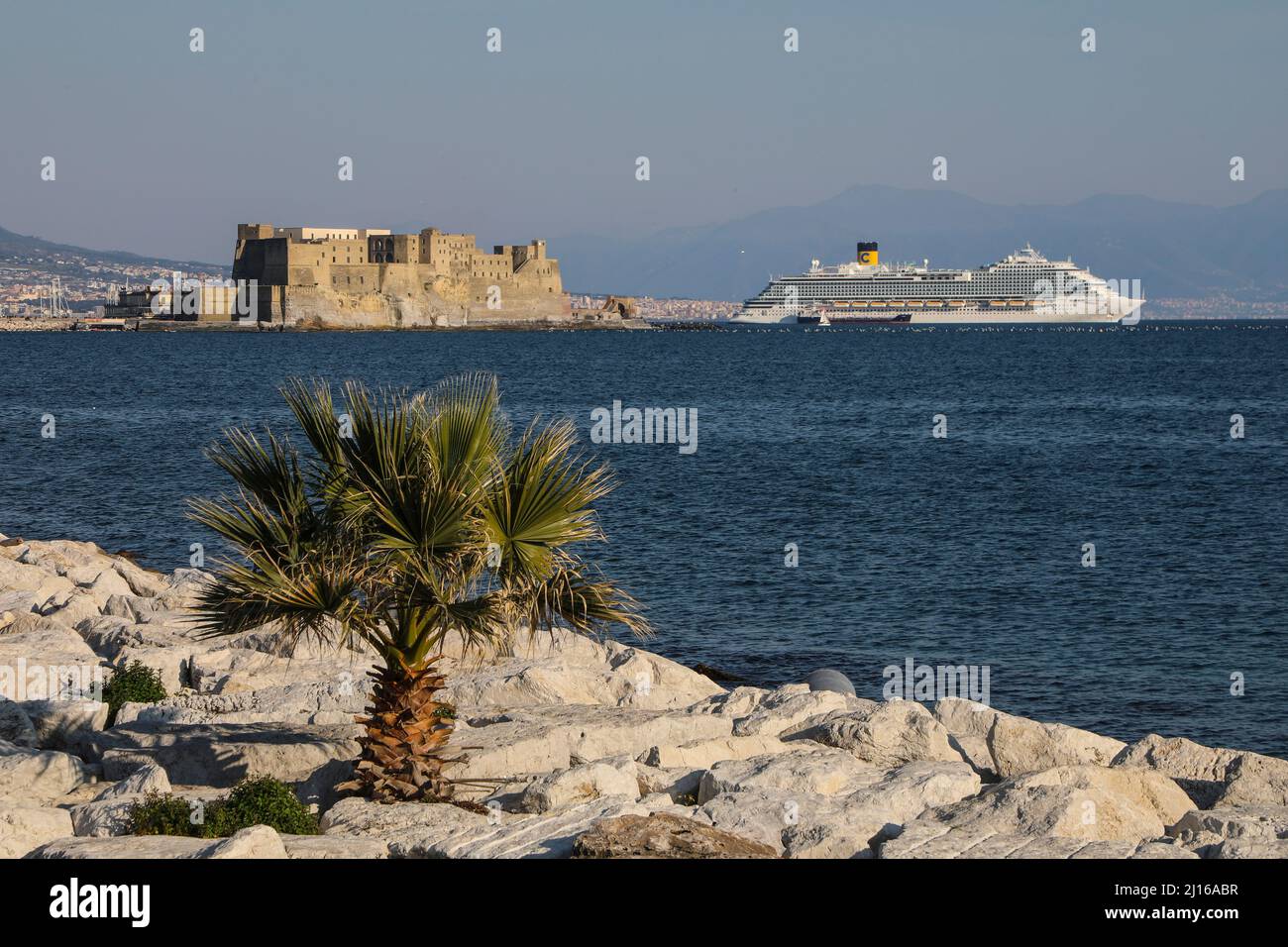 Italy seafront hi-res stock photography and images - Alamy