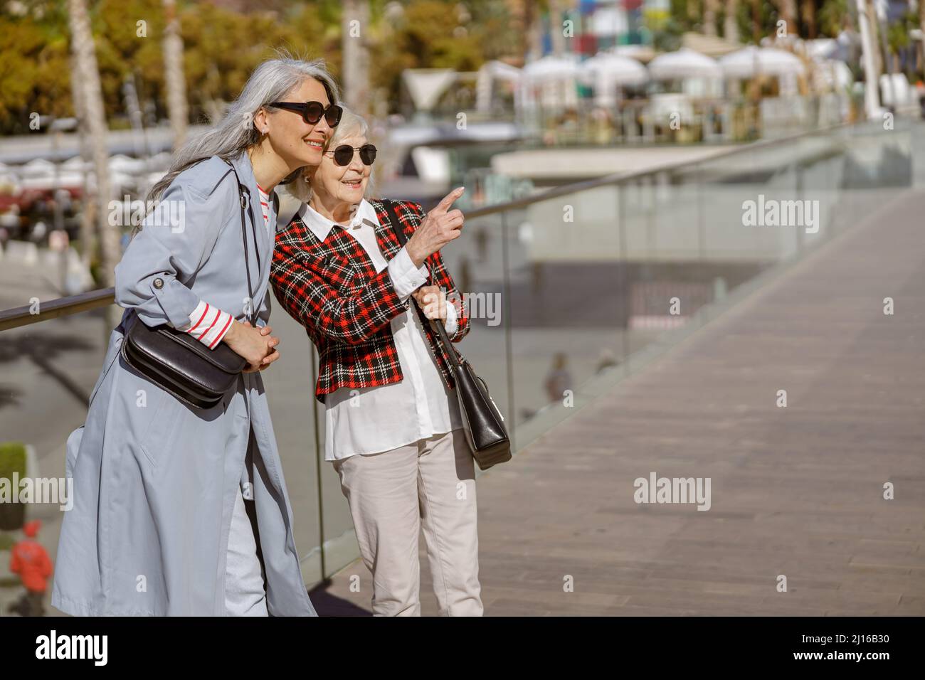 Conversation stroll hi-res stock photography and images - Alamy