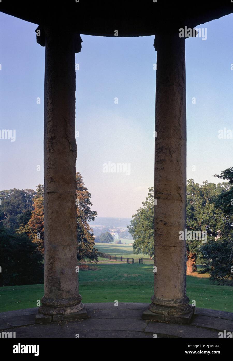 Duncombe Park, Aussicht vom Ionischen Tempel Stock Photo - Alamy