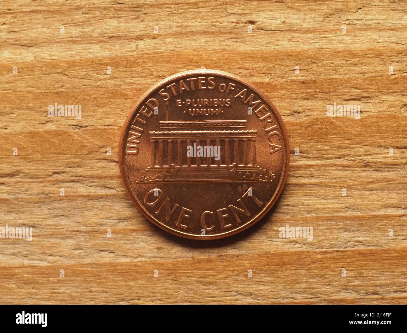 one cent coin reverse side showing Lincoln memorial, currency of the ...