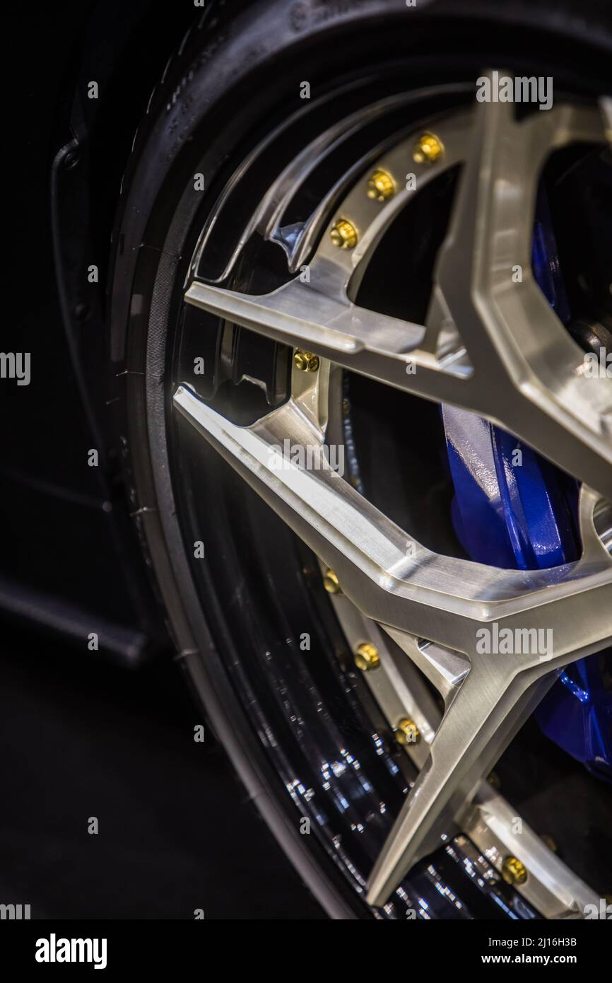 Alloy rims hi-res stock photography and images - Alamy