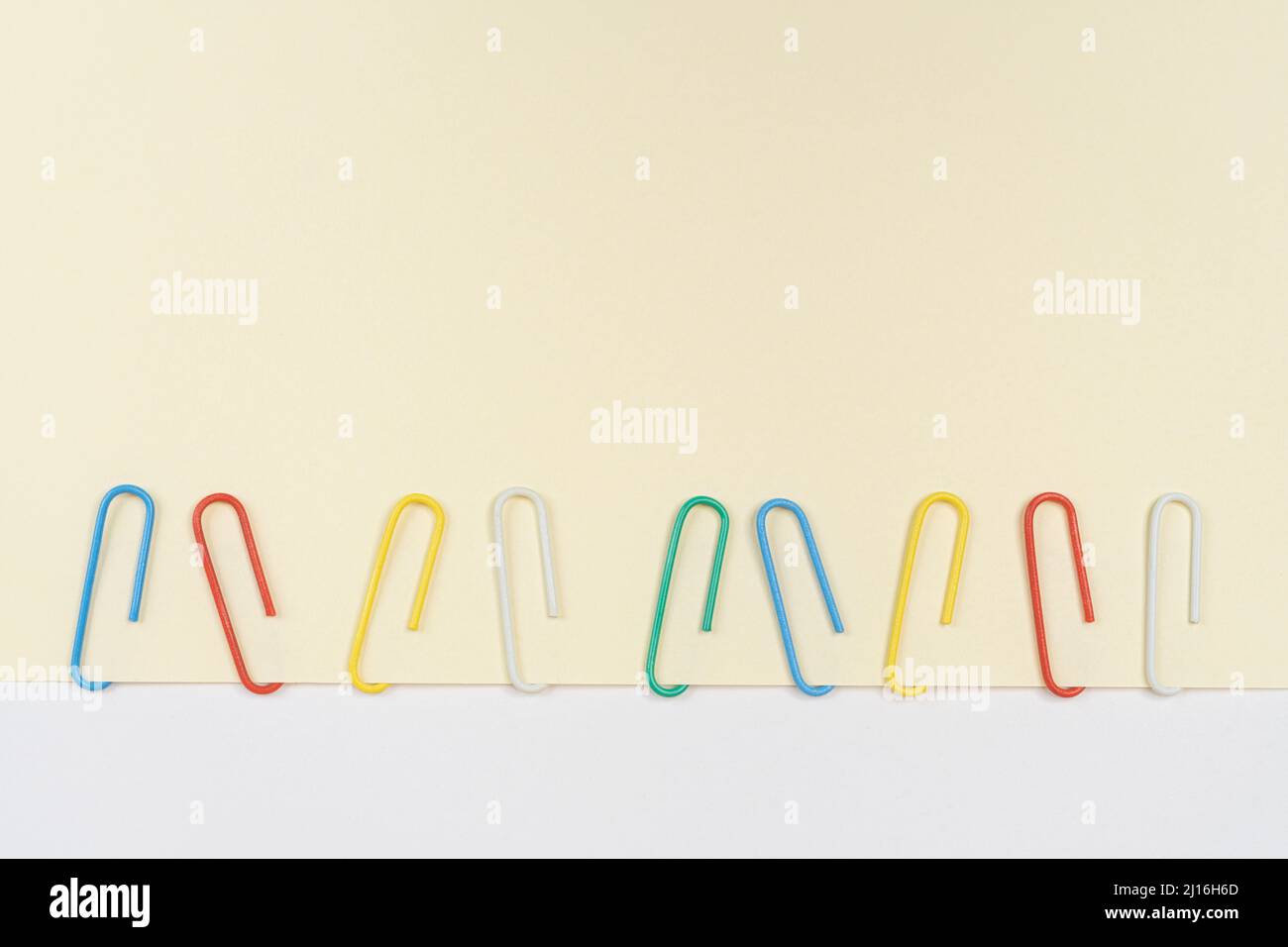 Paper clip icon blue hi-res stock photography and images - Alamy