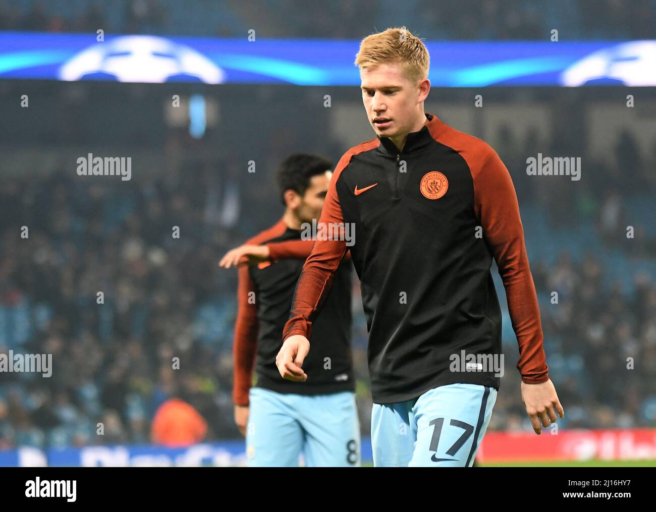 Manchester city de bruyne barcelona hi-res stock photography and images ...