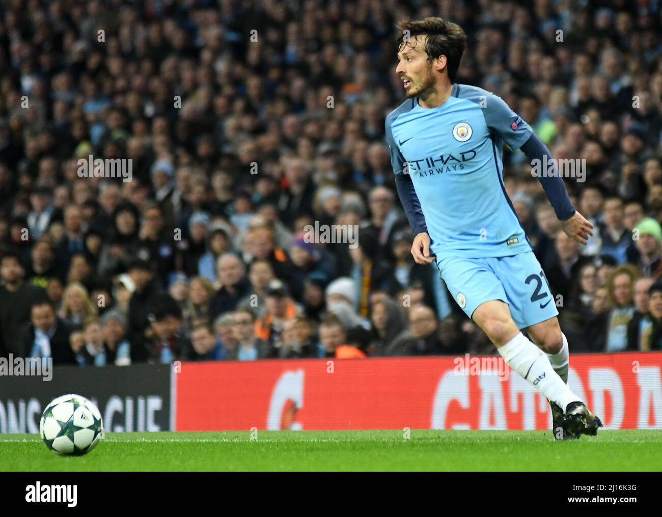 MANCHESTER, ENGLAND - NOVEMBER 1, 2016: David Silva of City pictured in ...
