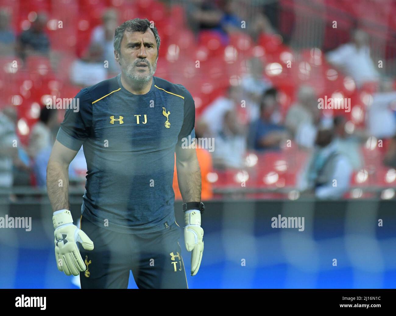 Toni e hi-res stock photography and images - Alamy