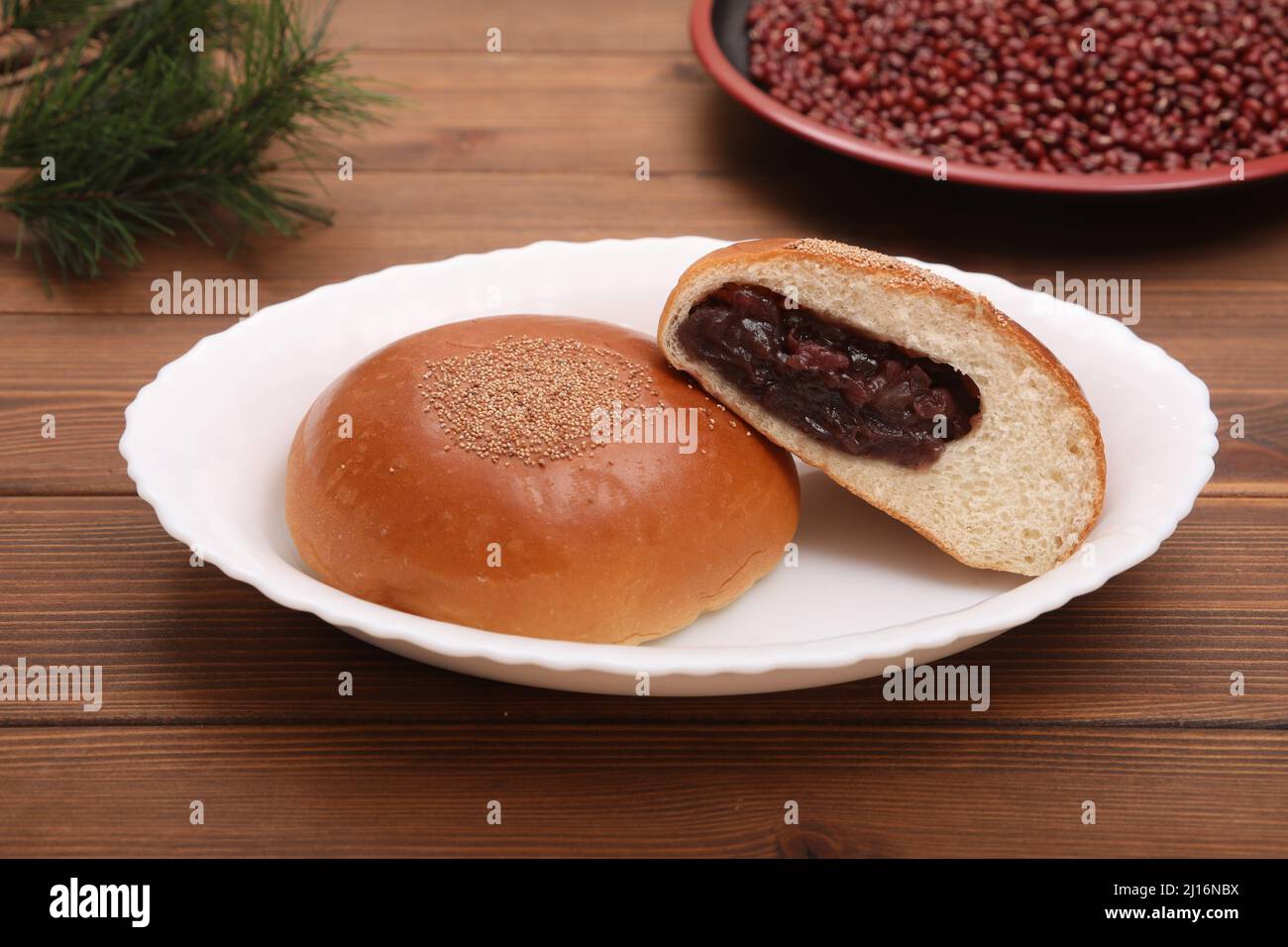 Bean jam bun hi-res stock photography and images - Alamy