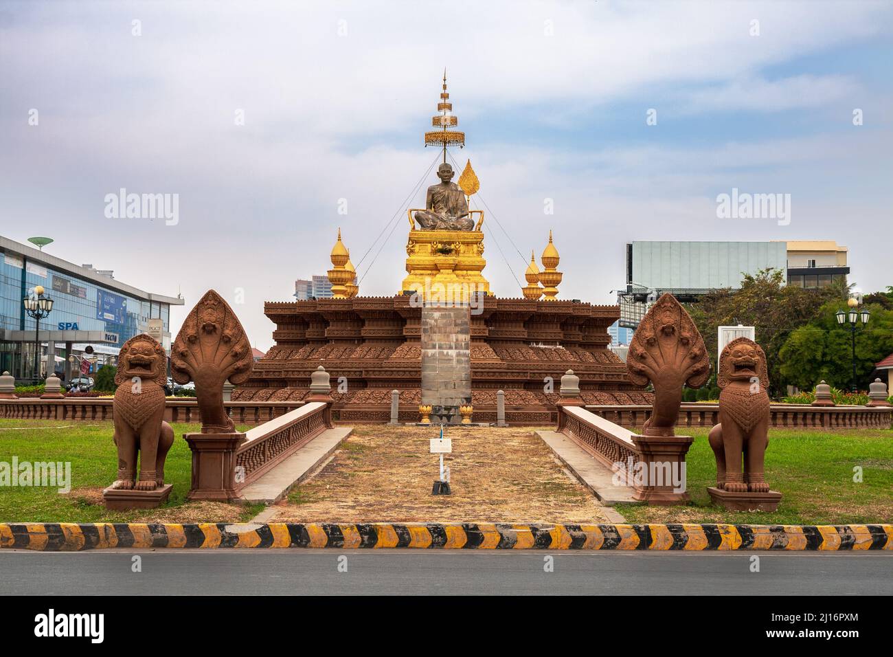 Samdech chuon nath statue hi-res stock photography and images - Alamy