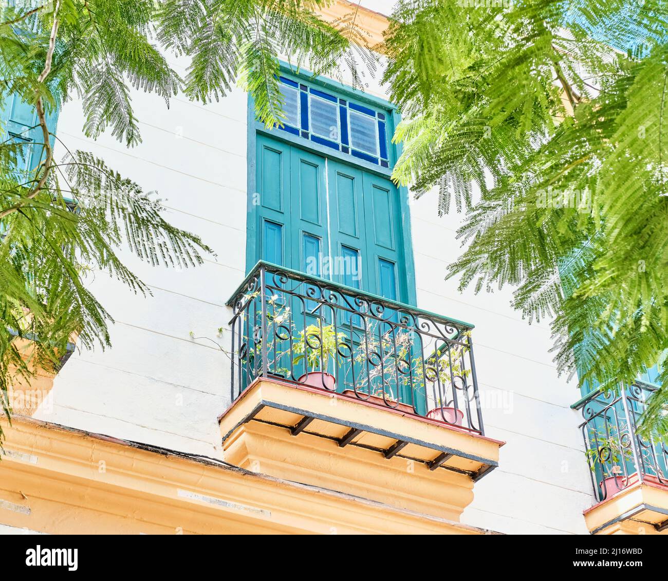 Cuba havana stained glass in window hi-res stock photography and images ...