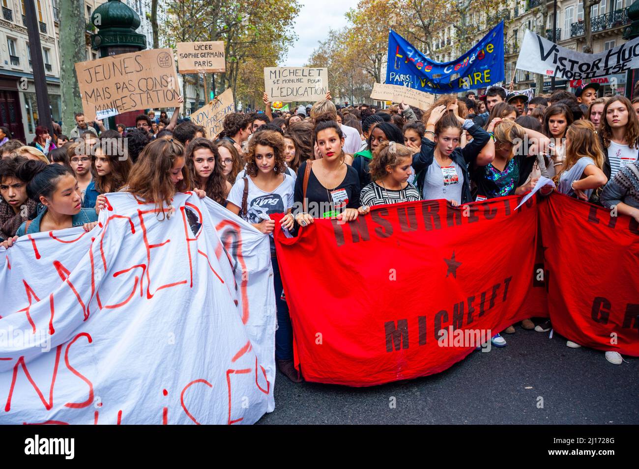 Paris, France, Large Crowd Young People, Front, French High School ...