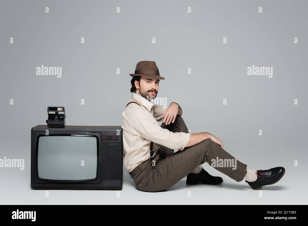 Shot suspenders television hi-res stock photography and images - Alamy