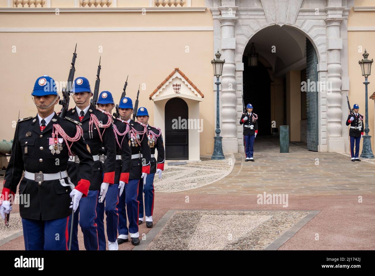 changing of the guard ceremony at the palace of the principality of monaco Stock Photo - Alamy