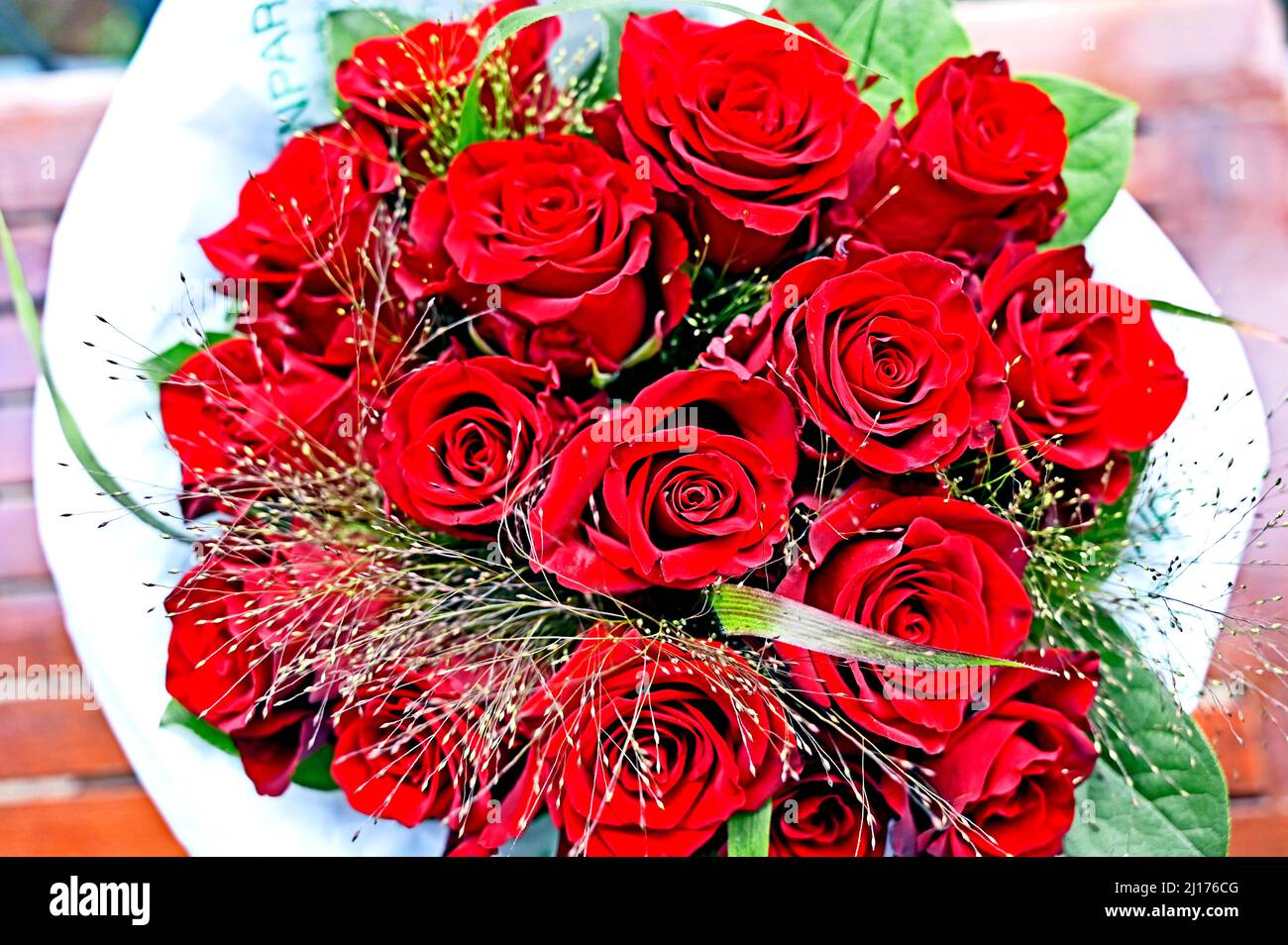Bouquet of red roses; Strauß roter Rosen Stock Photo - Alamy