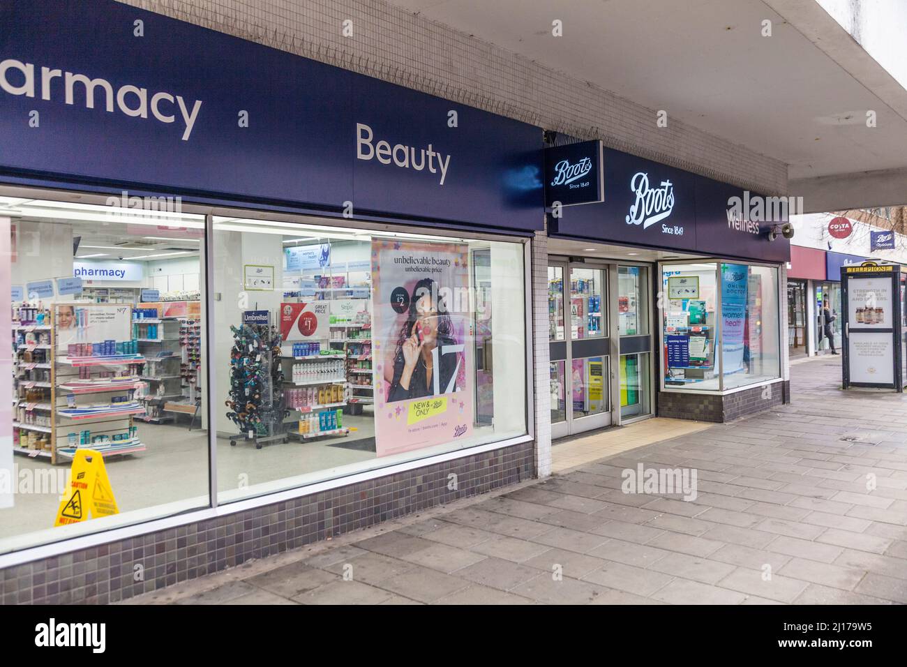 Boots pharmacy exterior hi-res stock photography and images - Alamy