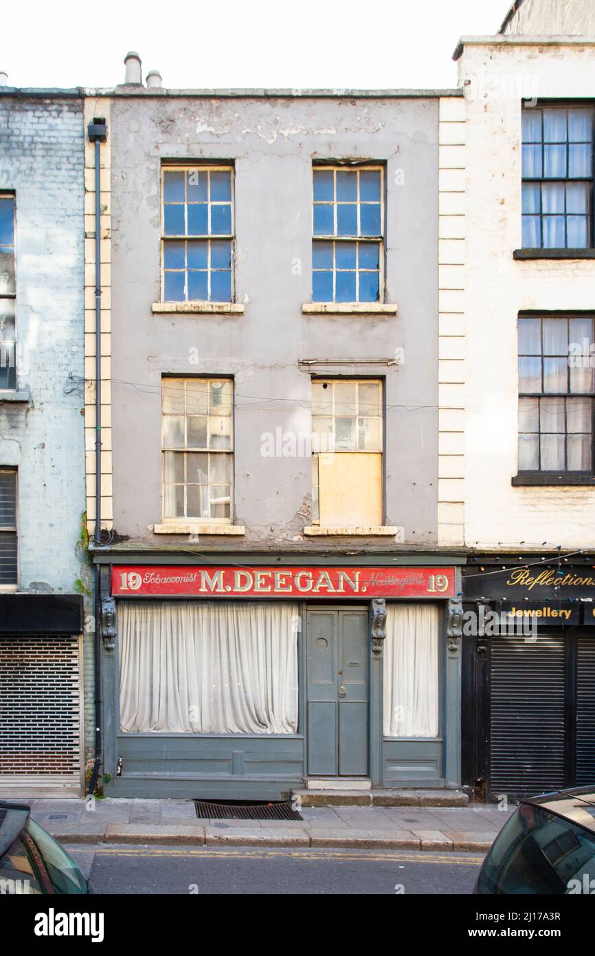 derelict building dublin Stock Photo - Alamy