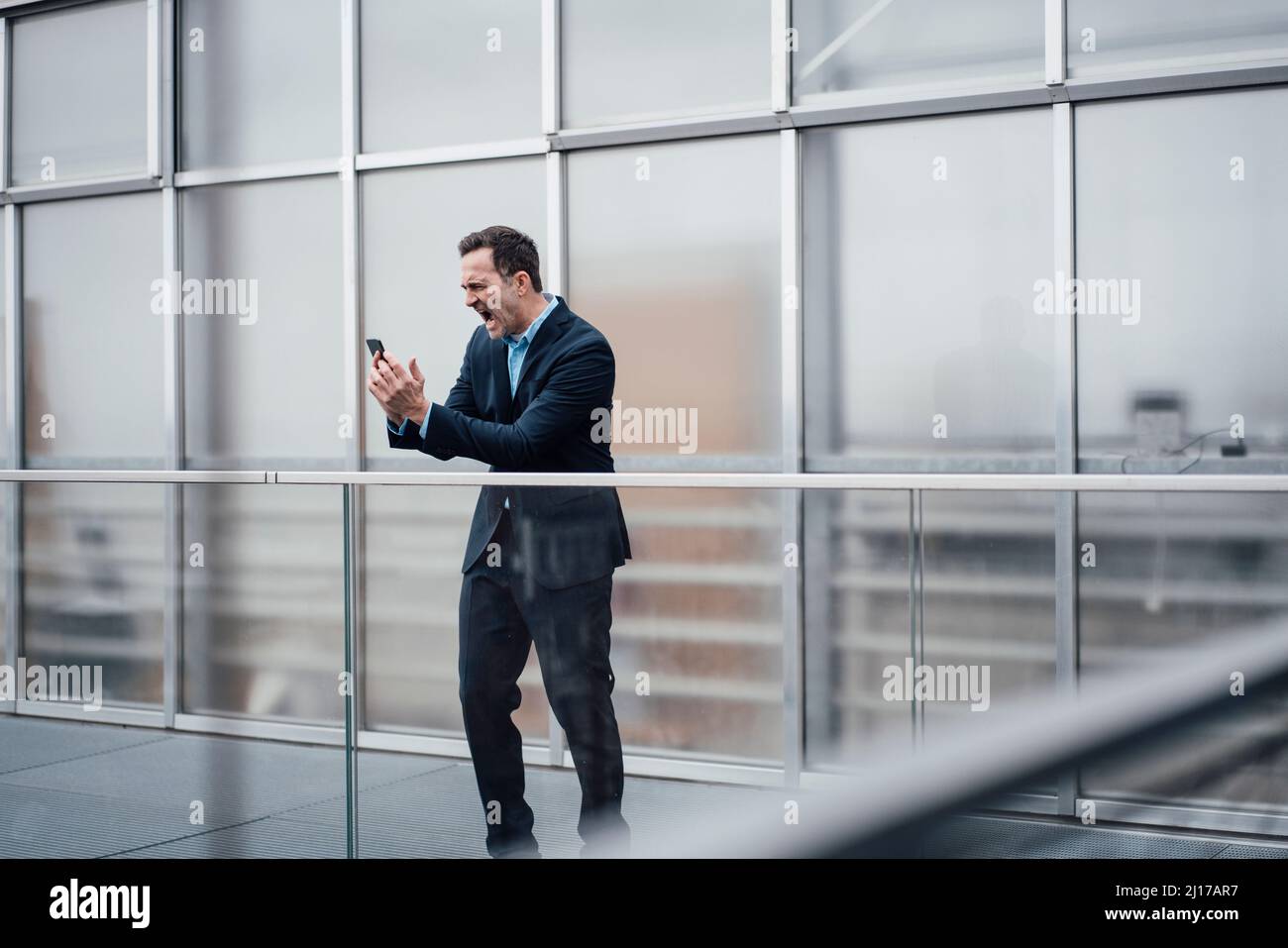 Angry phone hi-res stock photography and images - Alamy