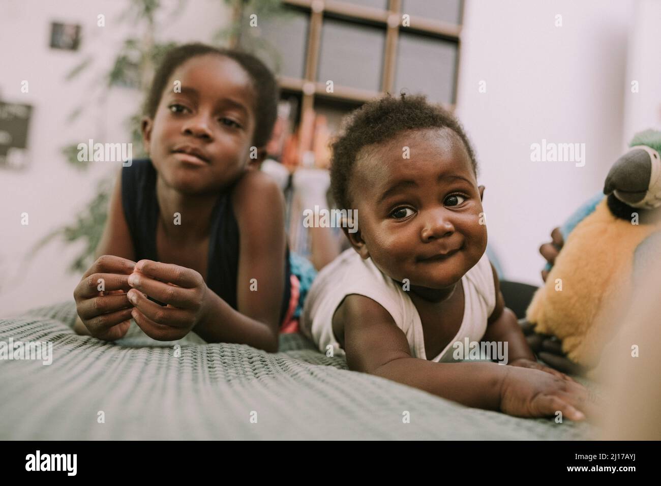 African descent siblings hi-res stock photography and images - Alamy