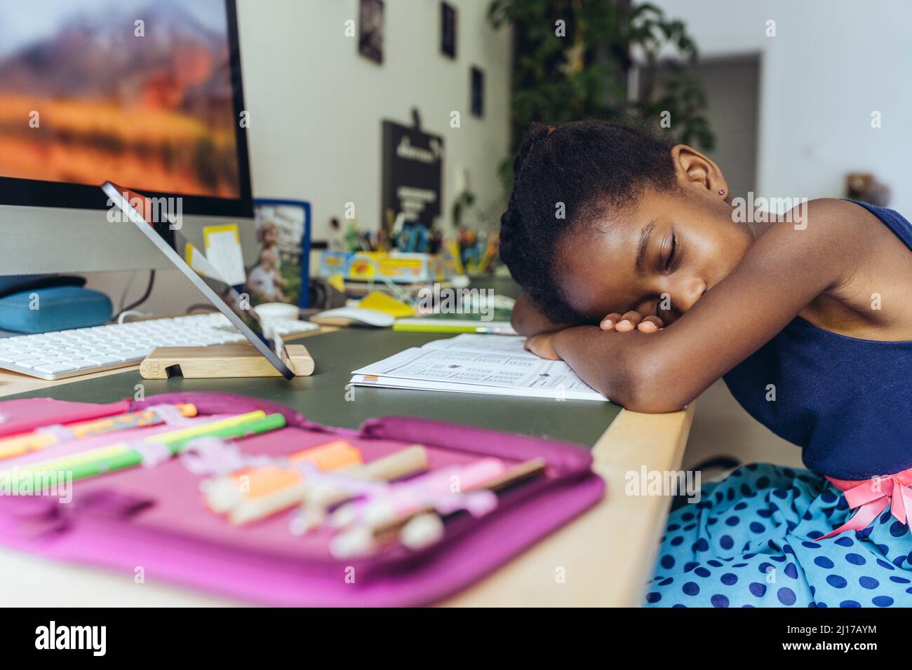 Tired resting head High Resolution Stock Photography and Images - Alamy