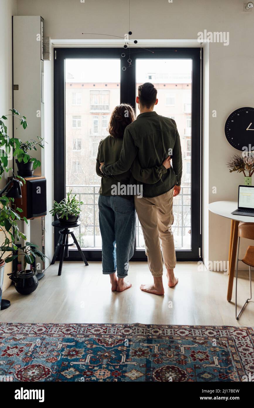 Couple rear view window home hi-res stock photography and images - Alamy