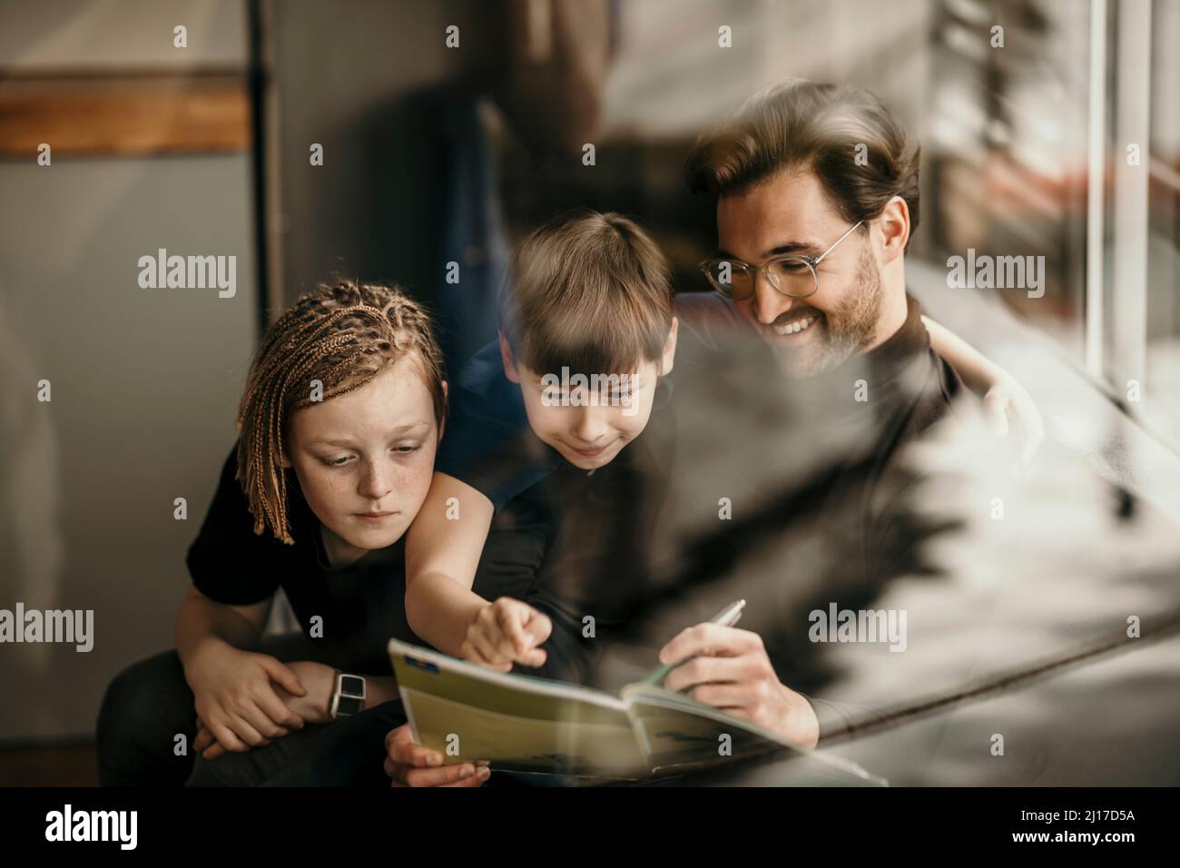 Explaining learning hi-res stock photography and images - Alamy