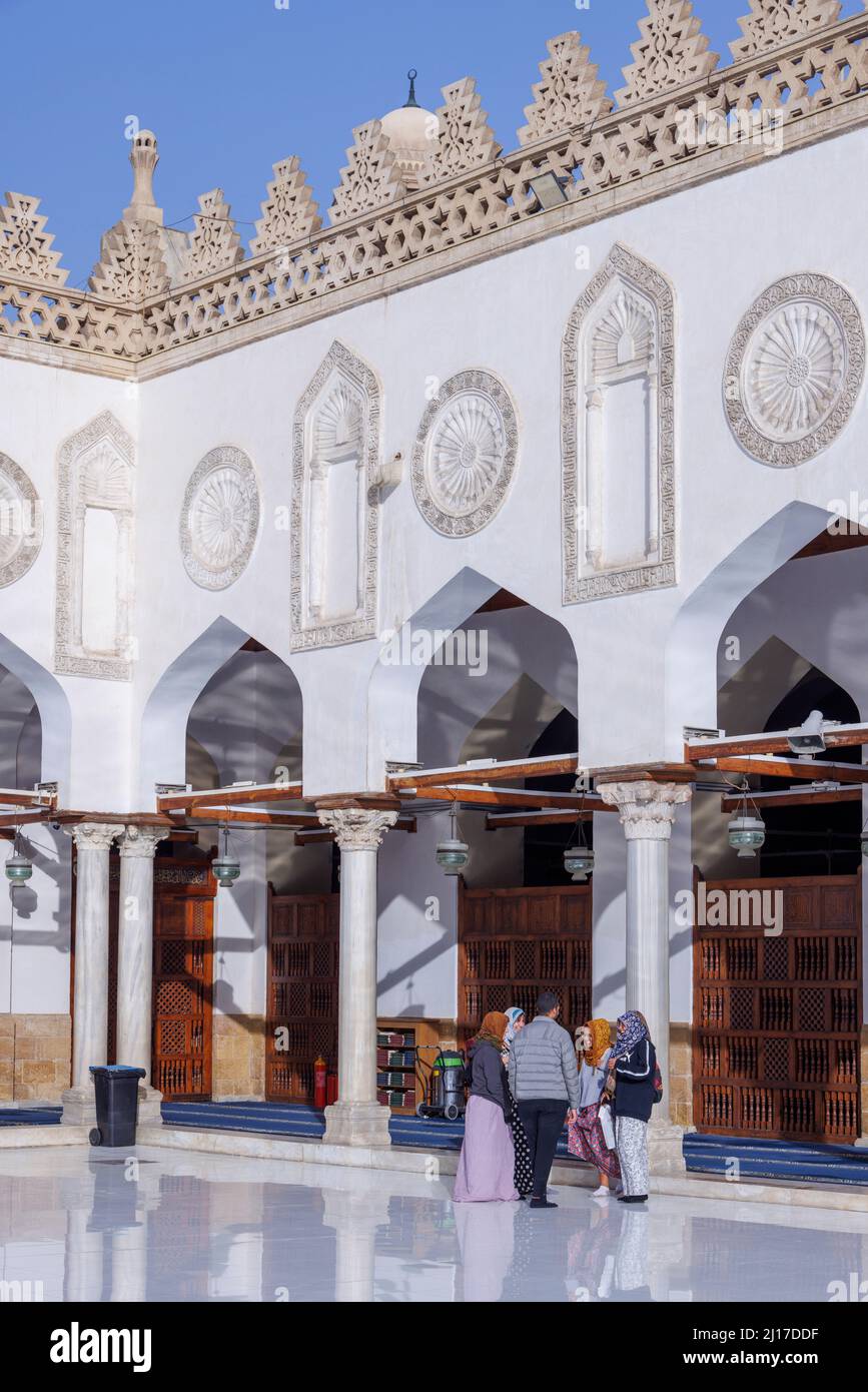 courtyard, al-Azhar mosque, Cairo, Egypt Stock Photo - Alamy