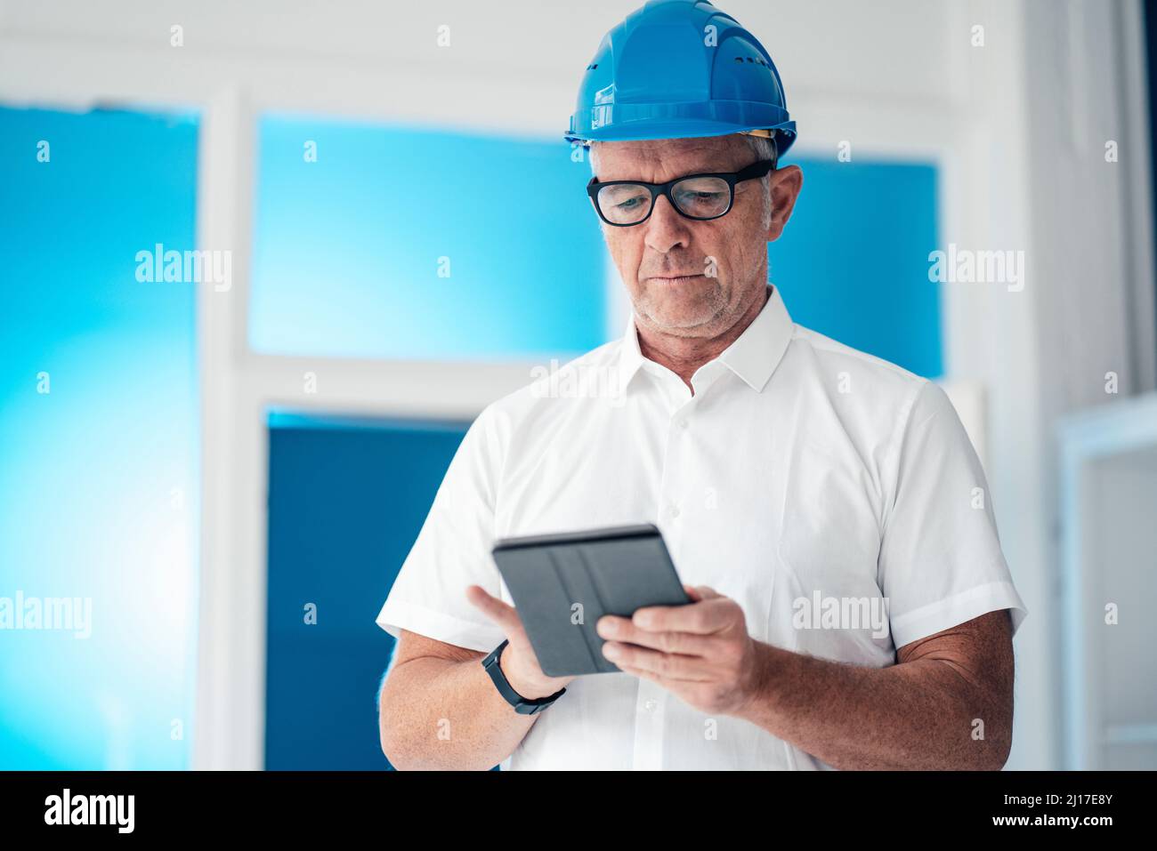 Digital construction worker hi-res stock photography and images - Alamy
