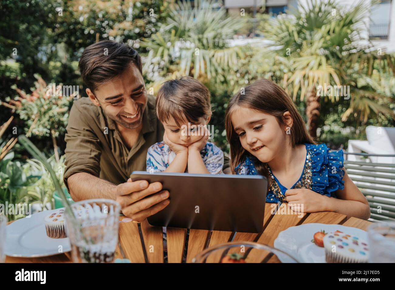 Children adults in party hi-res stock photography and images - Alamy