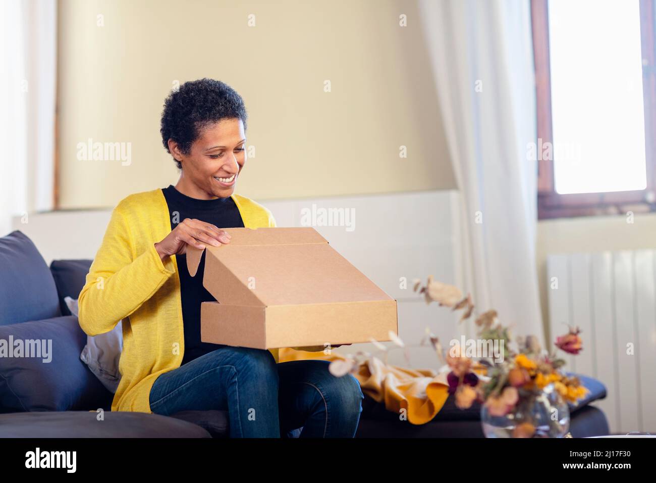Box sofa hi-res stock photography and images - Alamy