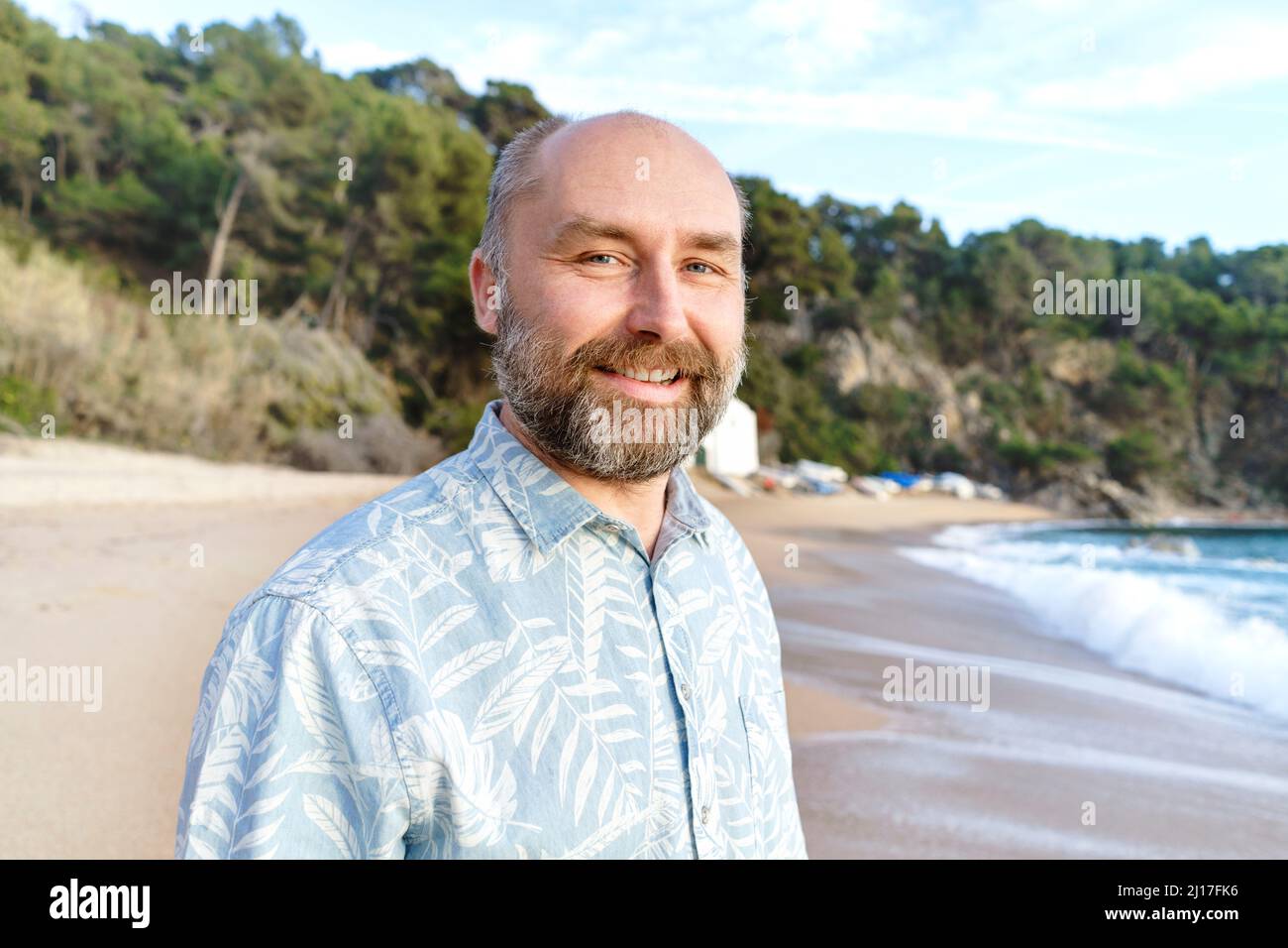 Male confidence beach hi-res stock photography and images - Alamy