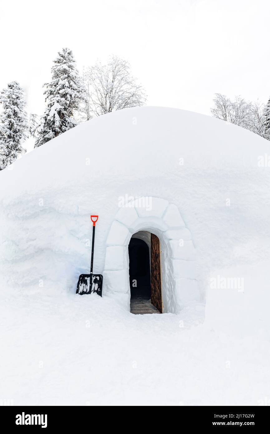 Igloo dome hi-res stock photography and images - Alamy