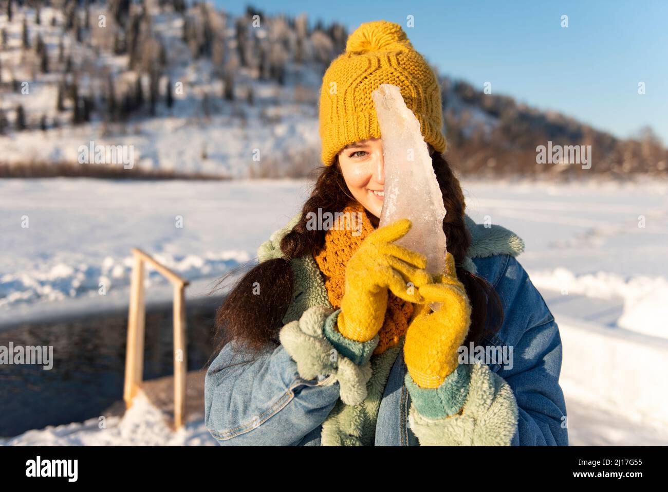Woman face smiling ice hi-res stock photography and images - Alamy