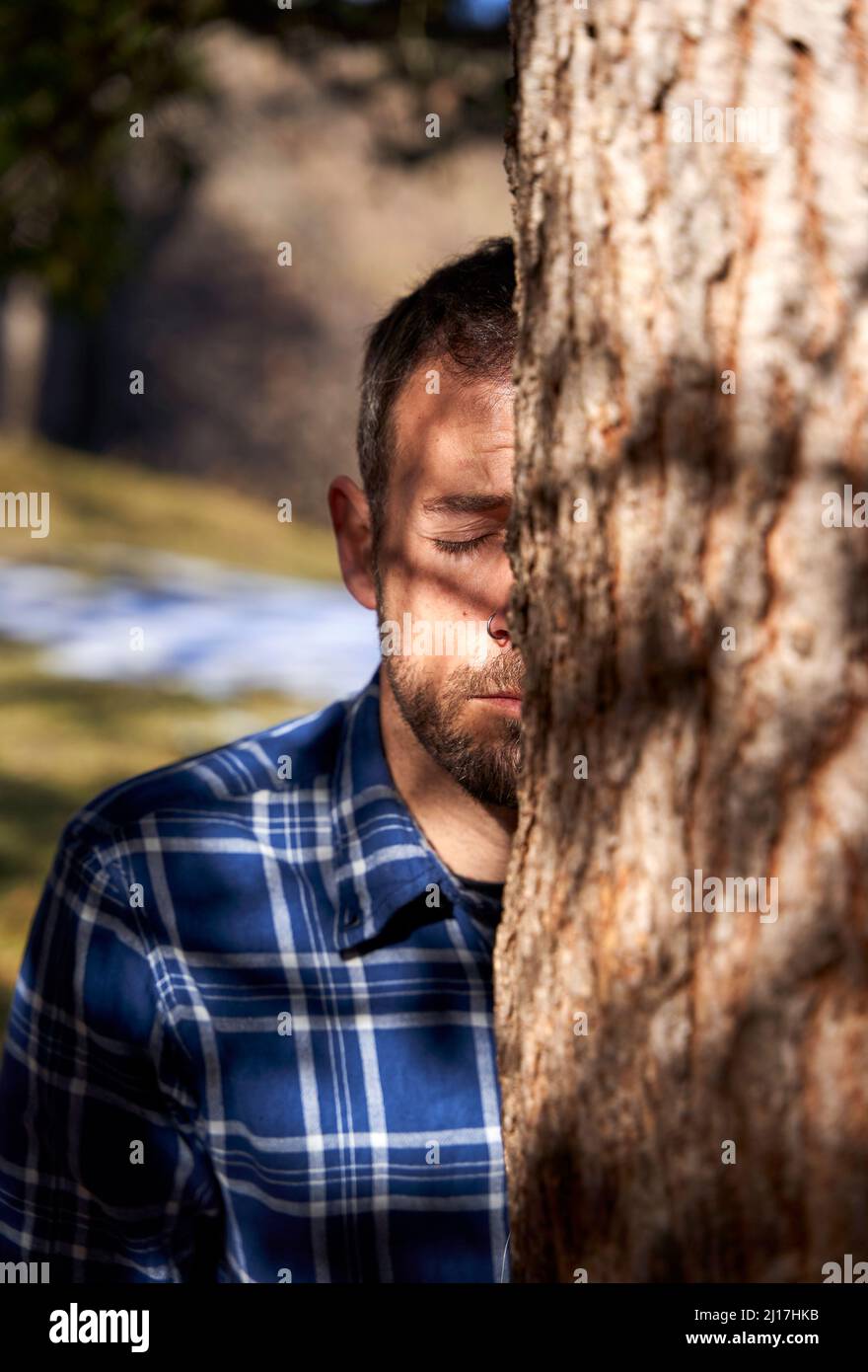 Standing behind the cross tree hi-res stock photography and images - Alamy