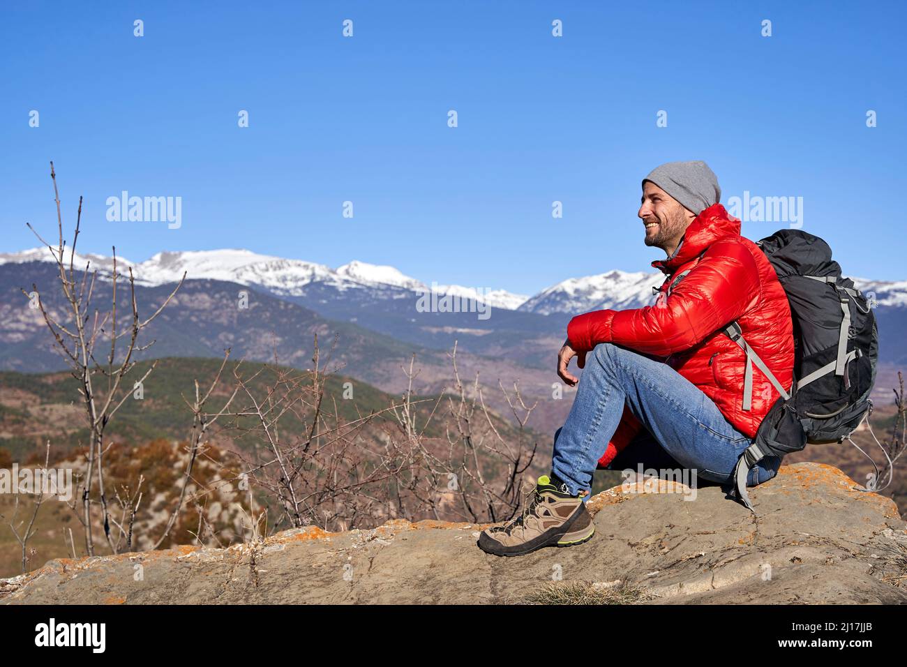 Man hiker wearing blue hi-res stock photography and images - Alamy