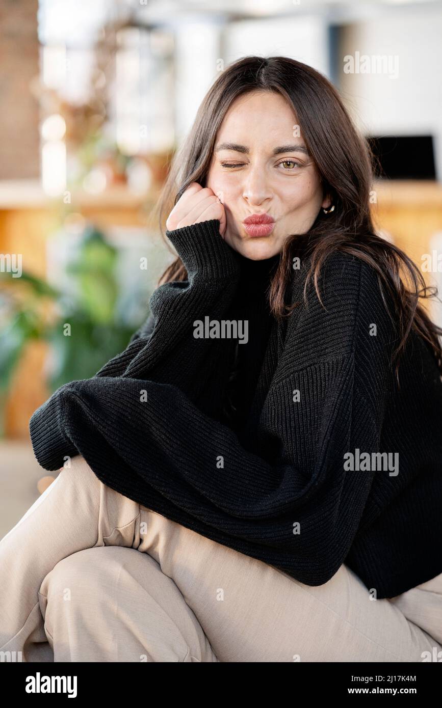 Woman puckering lips side hi-res stock photography and images - Alamy