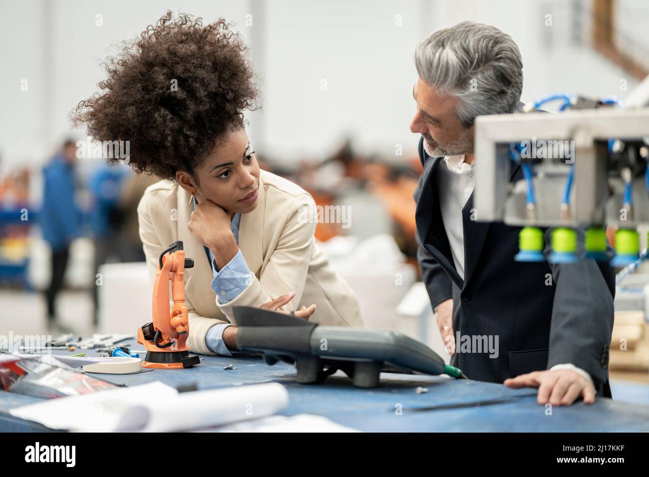 Engineers talking hi-res stock photography and images - Alamy Engineers talking hi-res stock photography and images - Alamy