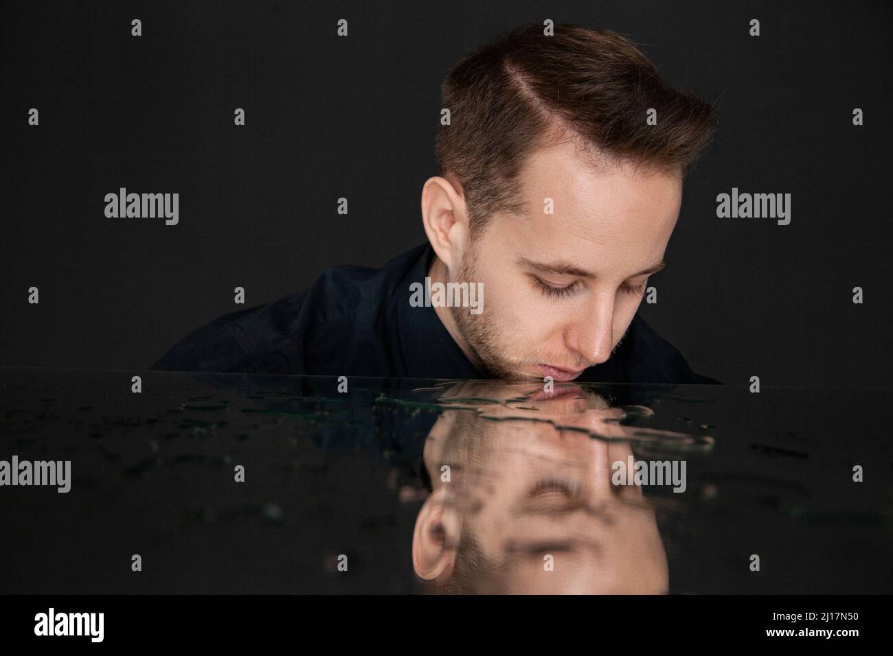 Man reflection water hi-res stock photography and images - Alamy