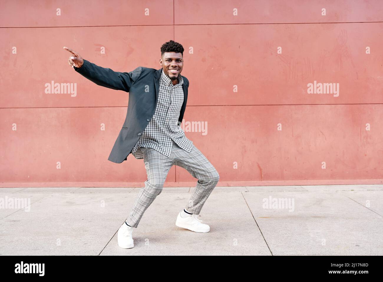 Man dancing outdoors hi-res stock photography and images - Alamy