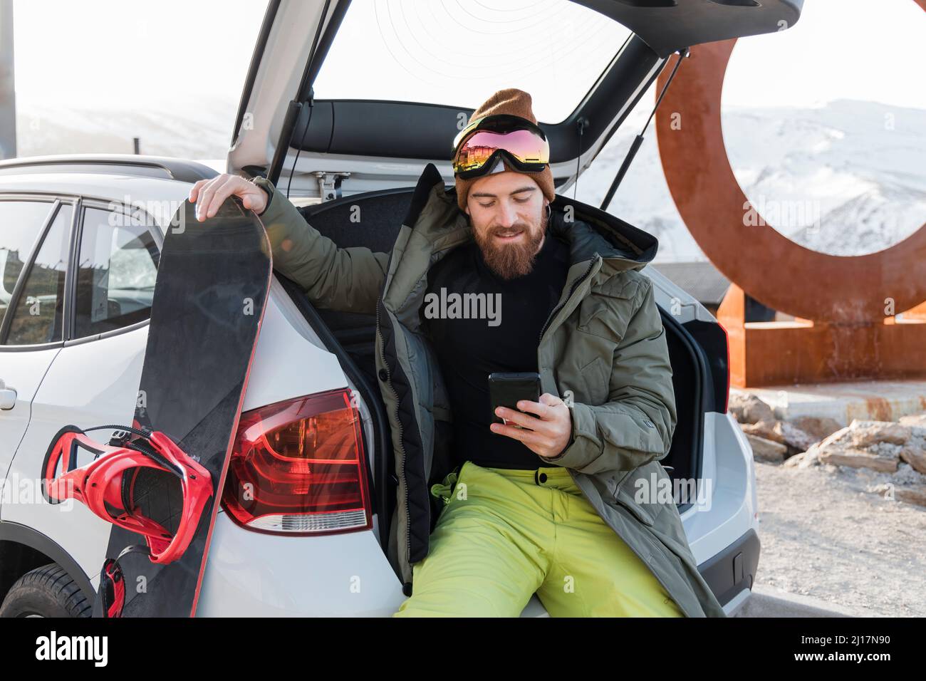 Sitting on open car boot hi-res stock photography and images - Alamy