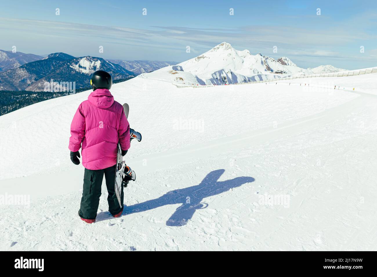 Man snowboard looking view hi-res stock photography and images - Alamy