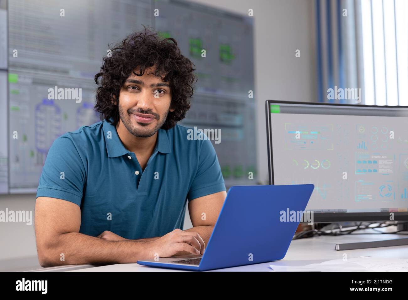 Indian male laptop technician hi-res stock photography and images - Alamy