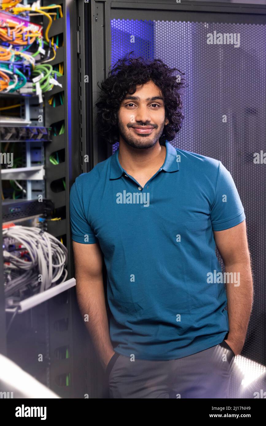 Hands on support hi-res stock photography and images - Alamy