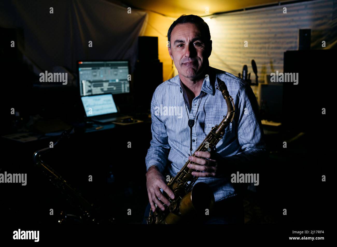 Saxophone camera hi-res stock photography and images - Alamy