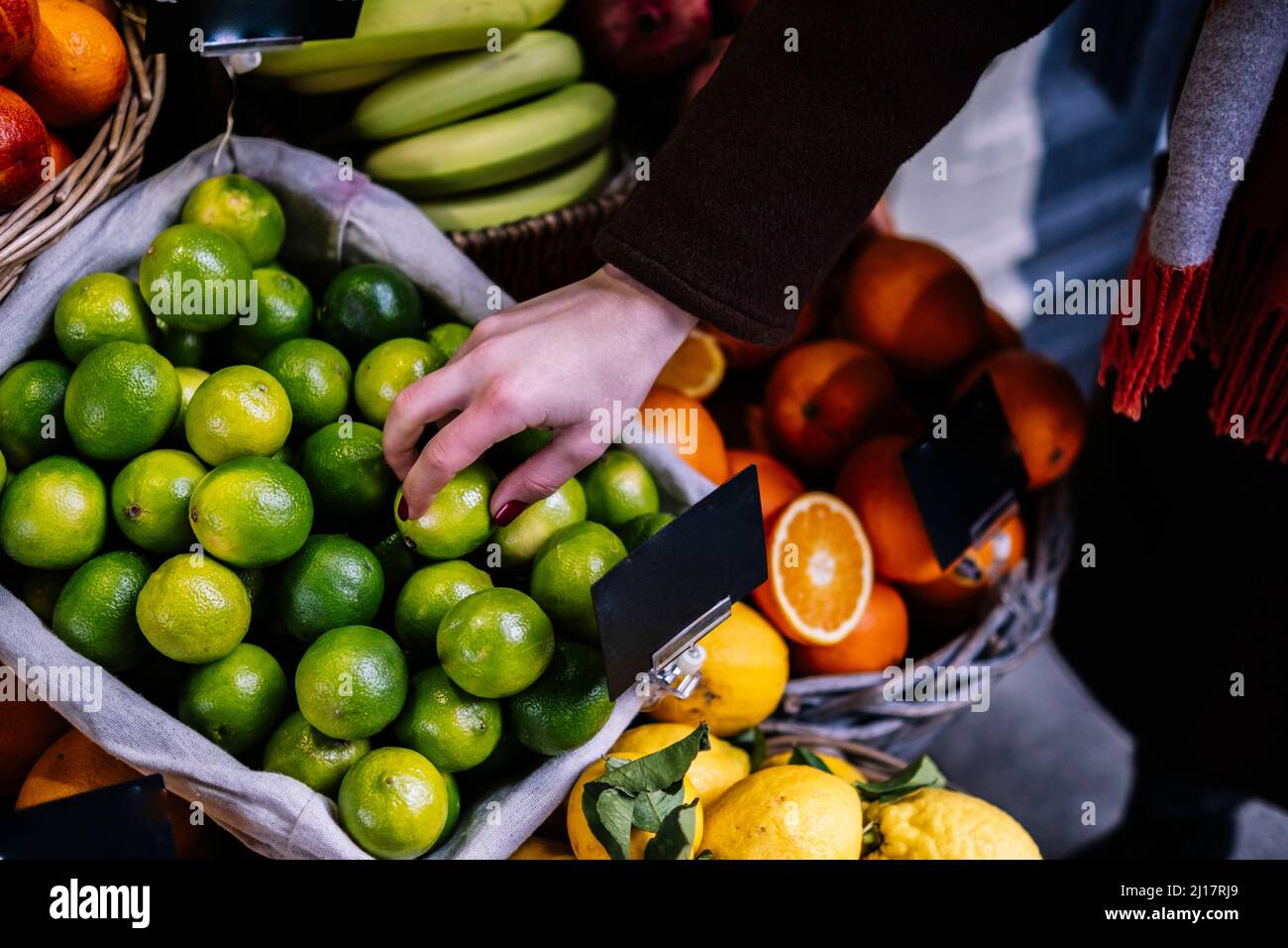 Middle eastern fruits hi-res stock photography and images - Alamy