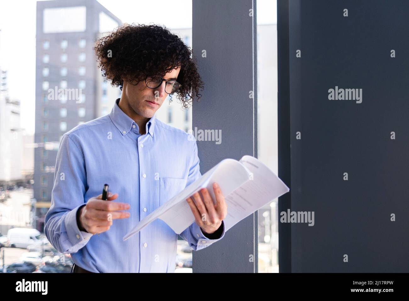 Image pen reading office hi-res stock photography and images - Alamy