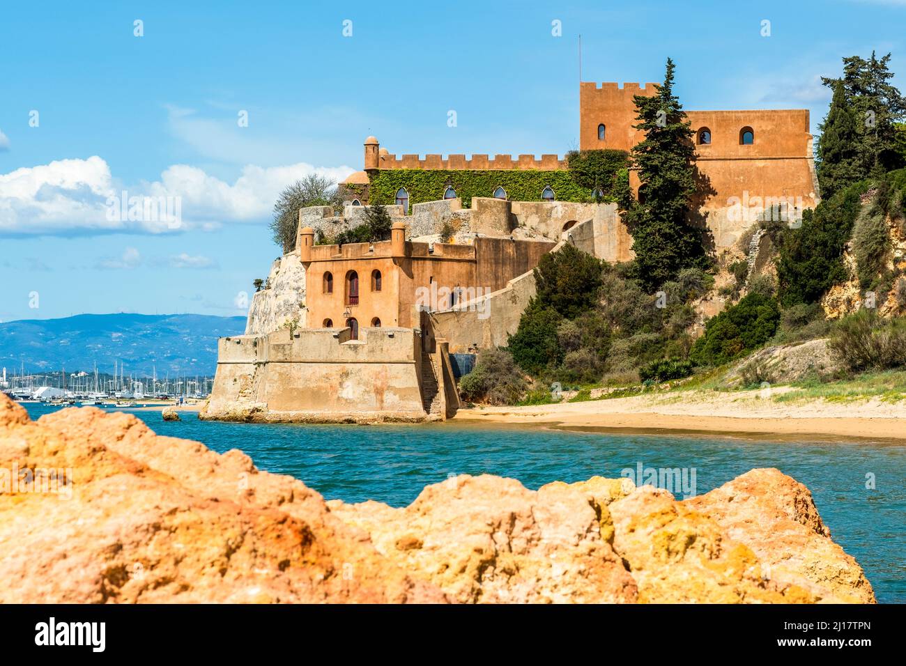 Albufeira castle gate hi-res stock photography and images - Alamy